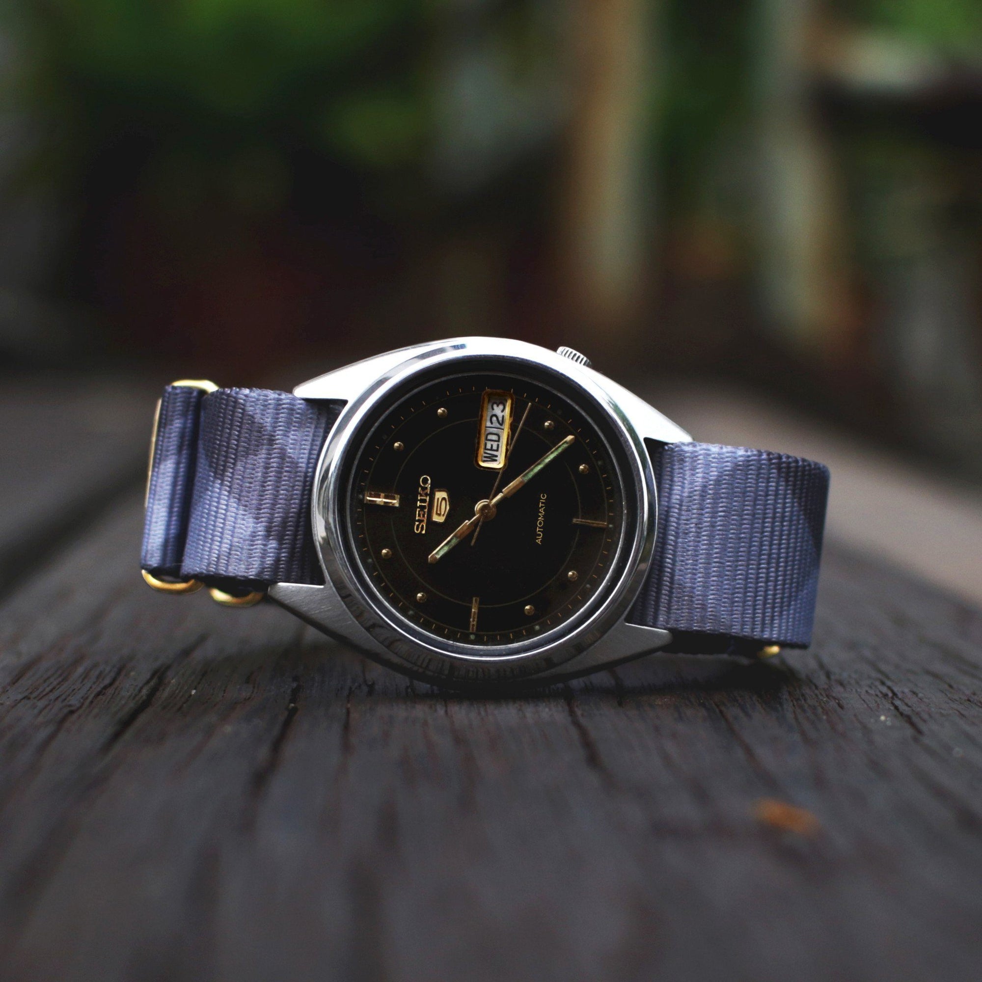 Vintage Seiko 5 on Mono Plaid 18mm strap