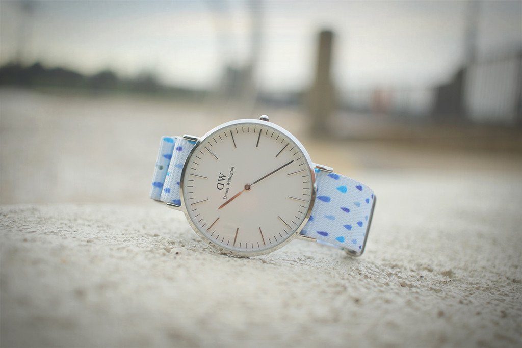 DW watch with 20mm Raindrops strap
